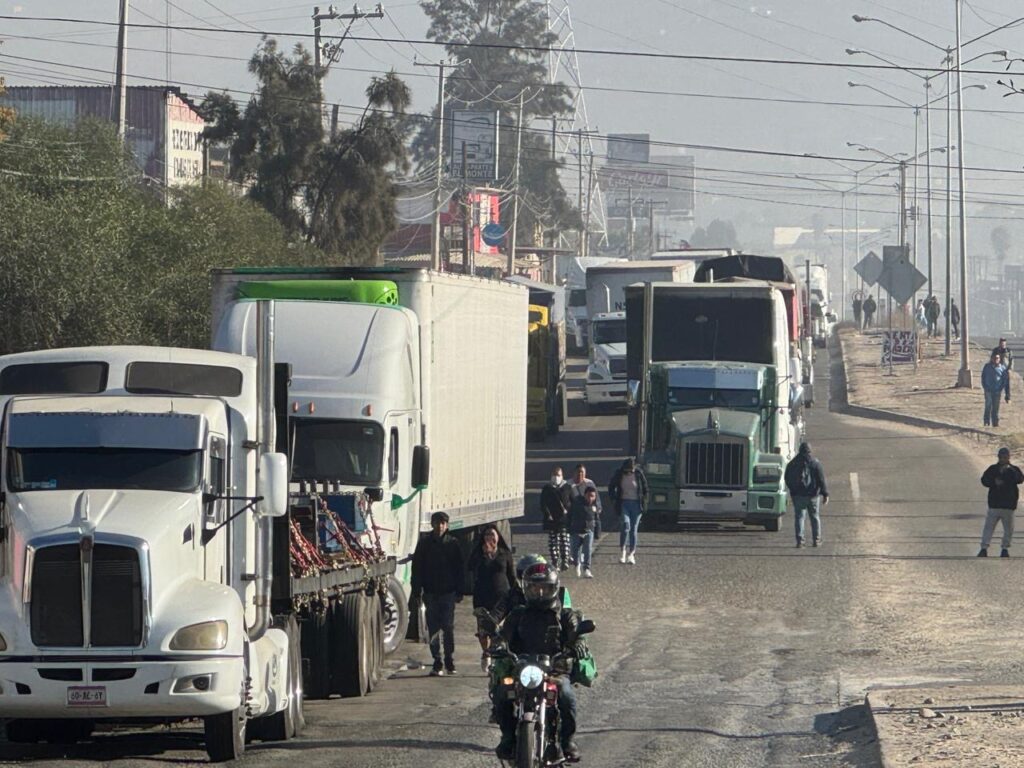 Bloqueo de carretera Tijuana-Tecate podría durar días: Maclovio Rojas ...